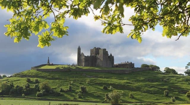 Ireland Taxi Tour | Private Taxi Tours & Dublin Airport Transfers ...